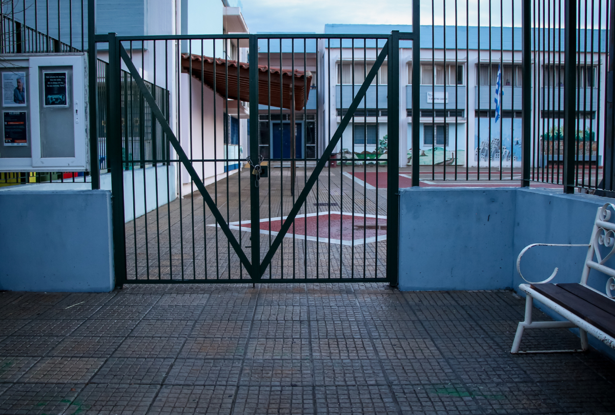 Θεσσαλονίκη: Τρεις 17χρονοι ξυλοκόπησαν ανήλικο μαθητή μέσα στο σχολείο του