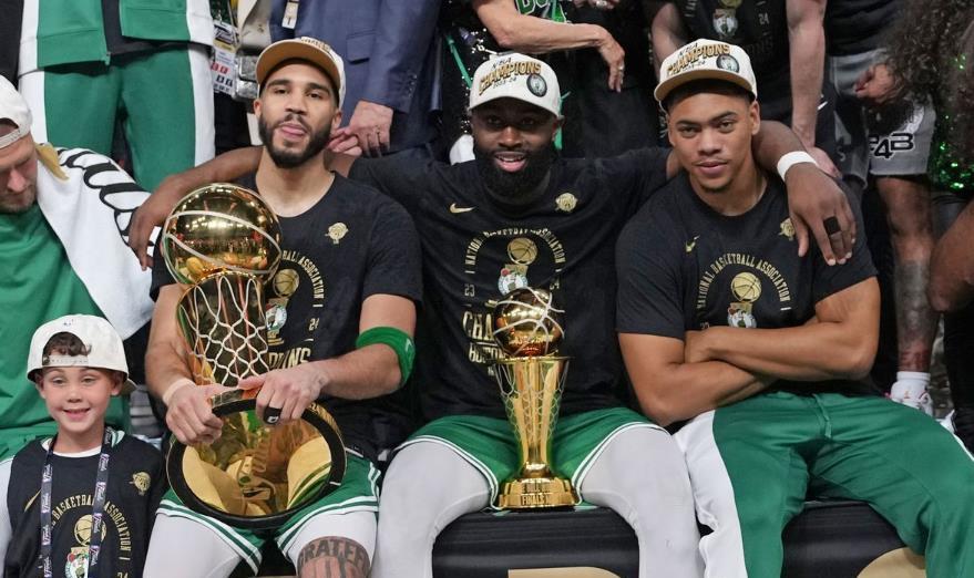 6年3.5亿顶薪，错失总决赛MVP+全明星MVP！NBA不受待见的超巨诞生