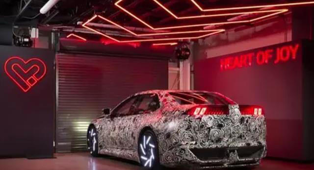 续航超800km 配800V架构 宝马最新概念车高清图曝光