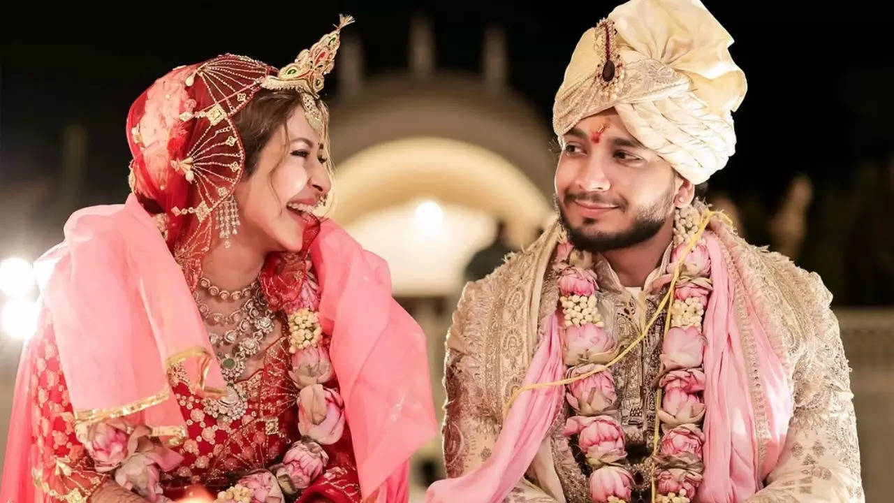 Mahadev fame Sonarika Bhadoria shares special moments with husband Vikas Parashar on their first ...