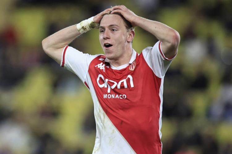 Triplés, record, serial buteur… Les débuts tonitruants de Mika Biereth ...