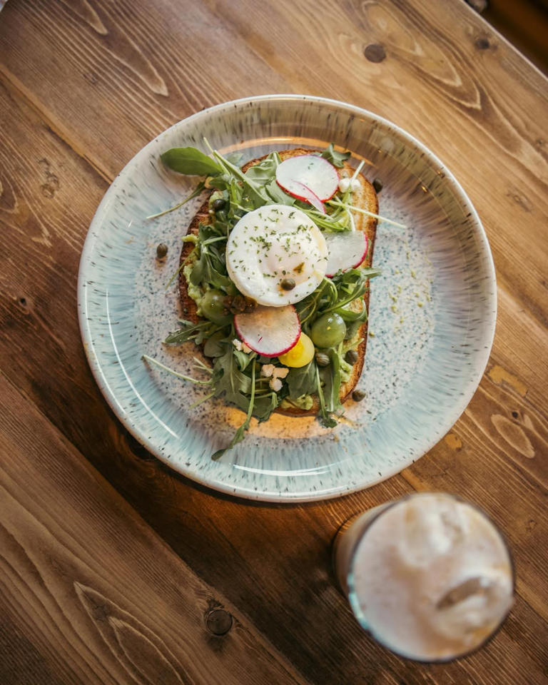 4.9 Star Downtown Vancouver Breakfast Cafe Quietly Shutters