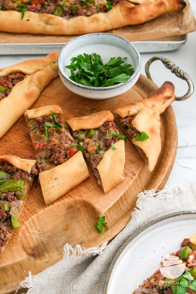Pide mit Hackfleisch – einfaches Rezept