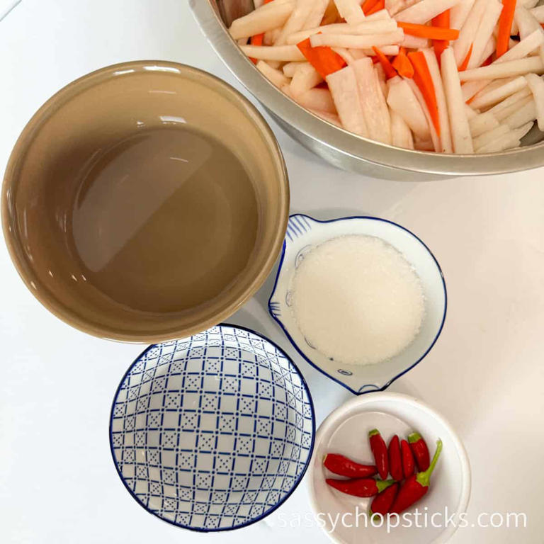Quick Pickled Daikon Radish And Carrots Recipe