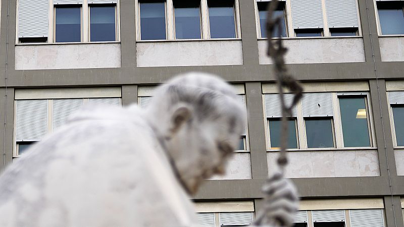 Pope Francis has a polymicrobial respiratory tract infection. What is ...