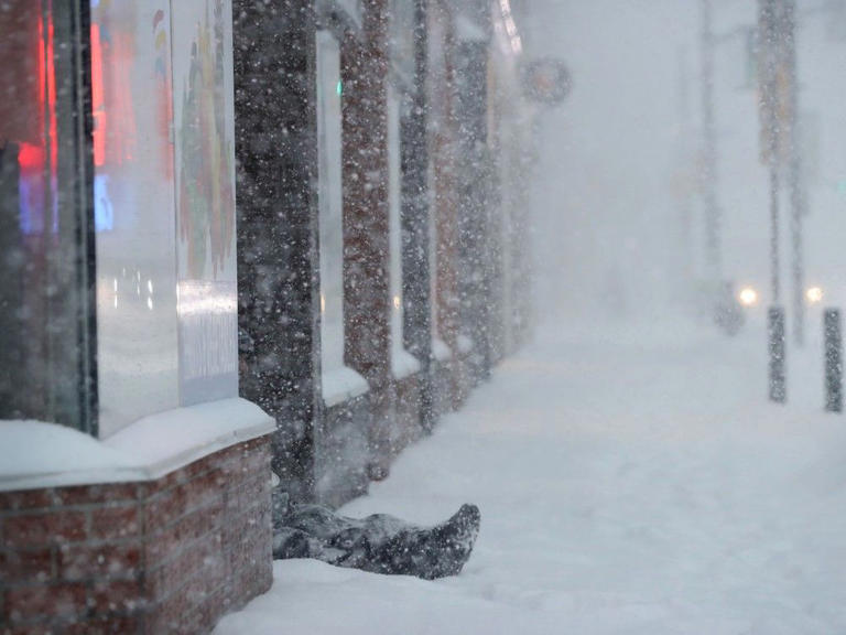 Deachman: Homeless people risk freezing to death and most of us don't ...