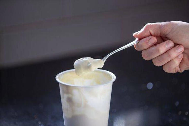 How to stop yoghurt going watery and lumpy with easy storage tip