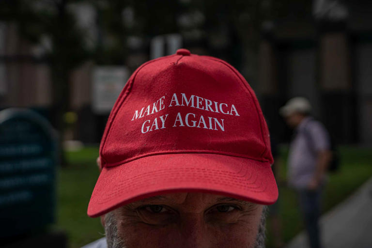 ‘Dump Trump!’: Protesters rip into Trump at Presidents Day rally in ...