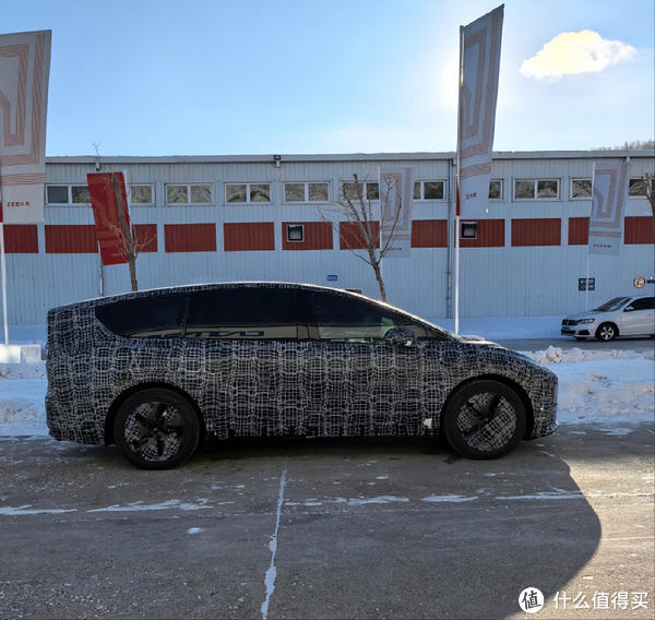 理想i8纯电旗舰SUV蓄势待发！上海车展有望首秀，5C快充+6座布局