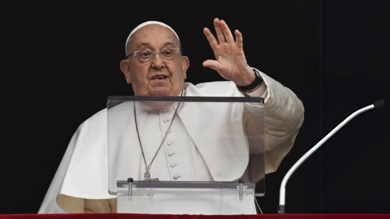 Pope Francis Remains Hospitalized With Polymicrobial Respiratory ...