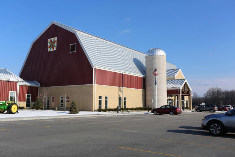 What's there to do in Manitowoc? Try a Masquerade Ball, Spring Baby ...