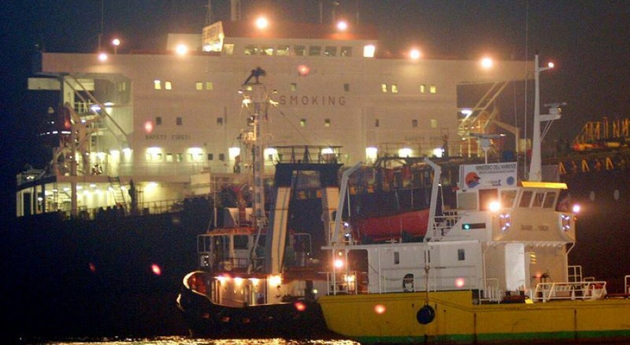 Esplosione sulla petroliera "Seajewel" in Liguria, l'ombra dell'attacco ...