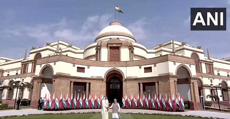 PM Modi holds bilateral meeting with Emir of Qatar