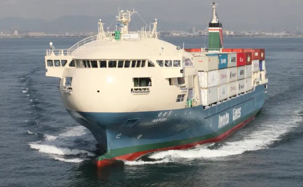 Este país construye un barco con forma de avión y nadie lo quiere copiar