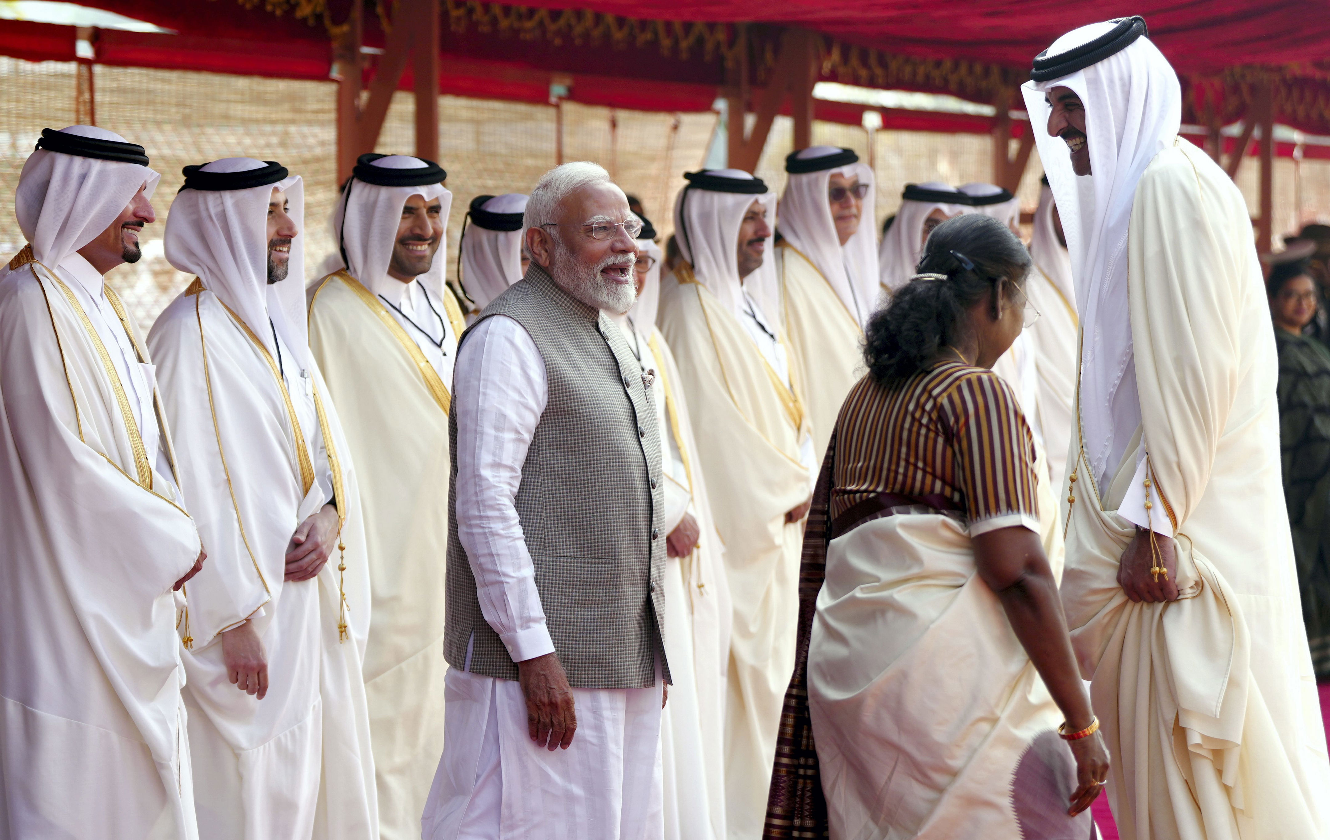 PM Modi welcomes Amir of Qatar at Hyderabad House