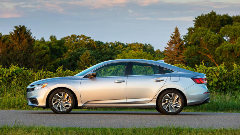 The Hidden Gem Of Hybrids That Can Last 300,000 Miles