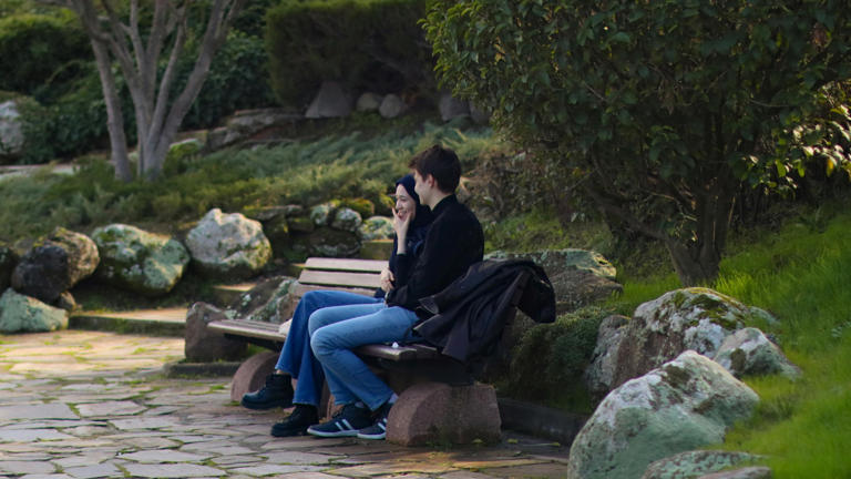 10 Pertanyaan Deep Talk dengan Pasangan