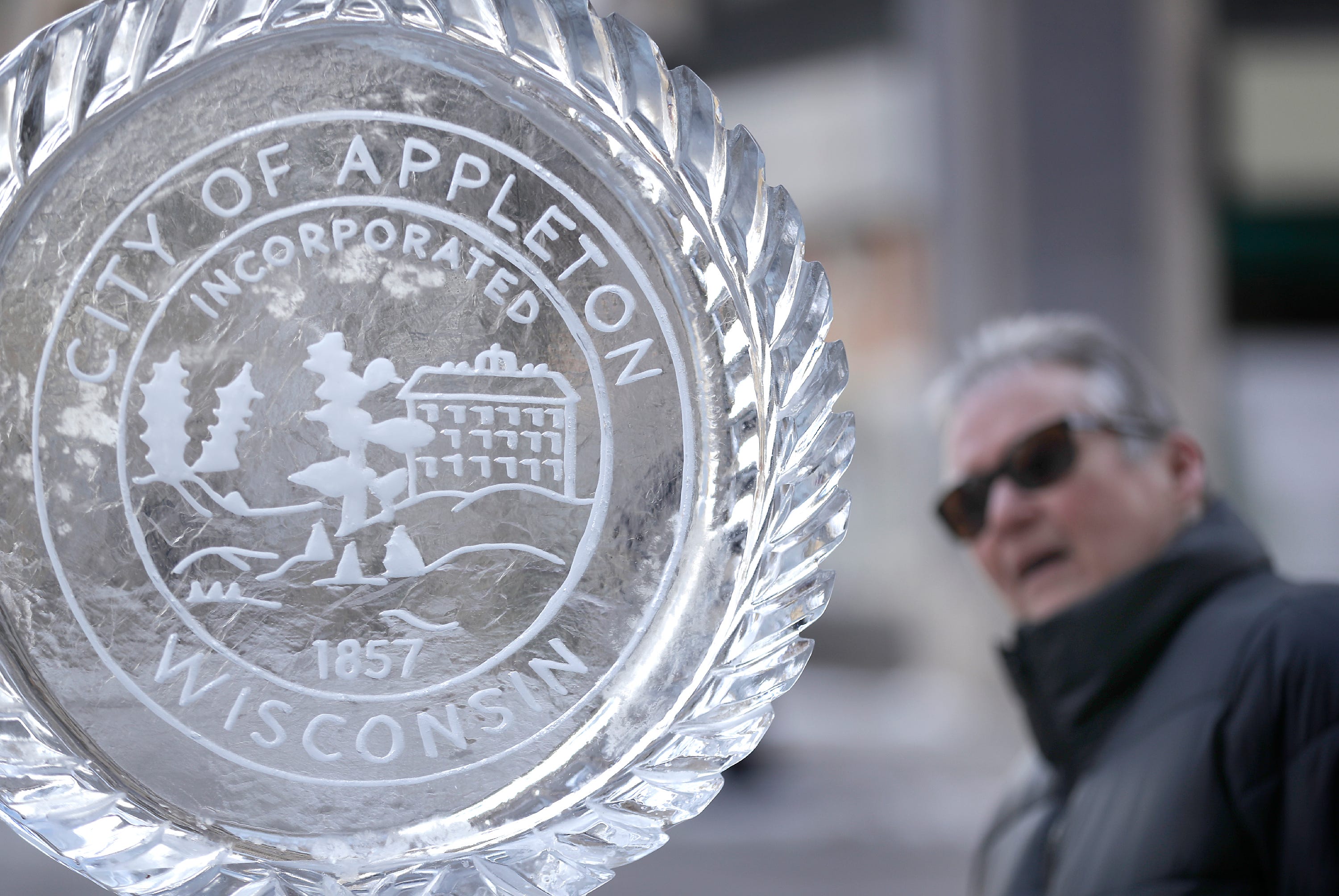 Ice sculptures in downtown Appleton; a cabaret show and more this week ...