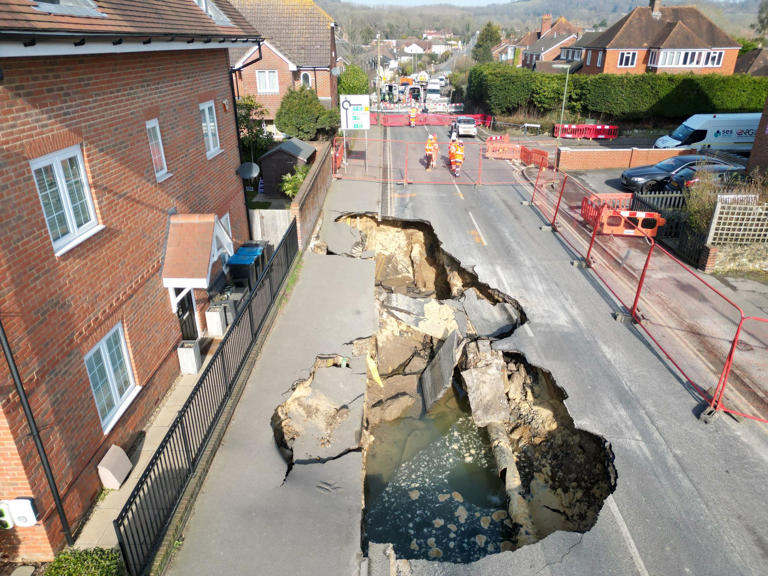 Godstone sinkhole: Buildings evacuated and part of high street closed ...