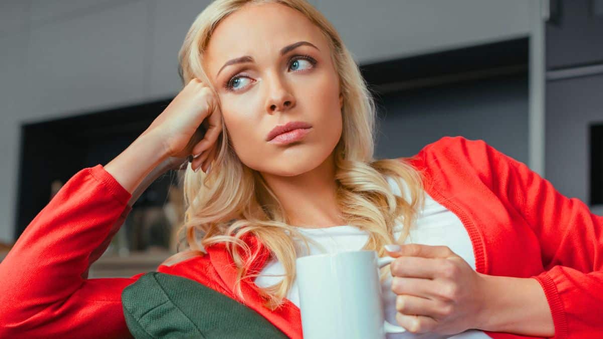 15 Middle-Class Habits Draining People's Wealth