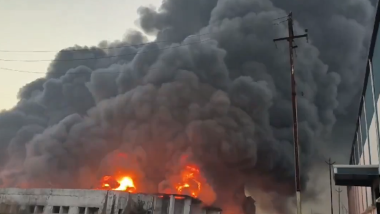 Massive fire erupts at SPS Technologies in Pennsylvania – Explosion ...