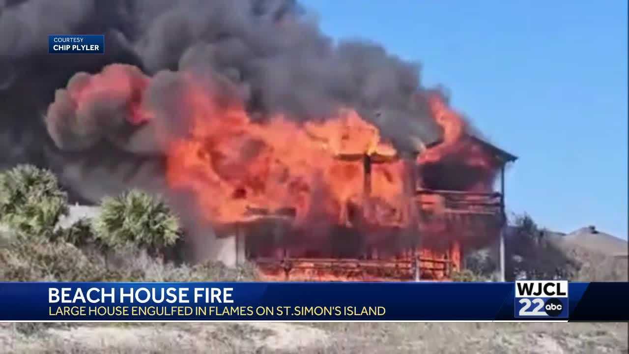 Video shows smoke, flames erupting from Coastal Georgia beach house