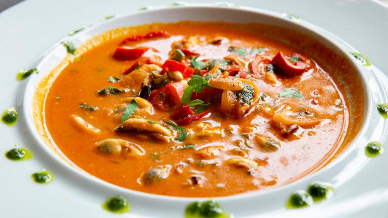 A chef says no one is spitting in your soup, but bad customers may ...