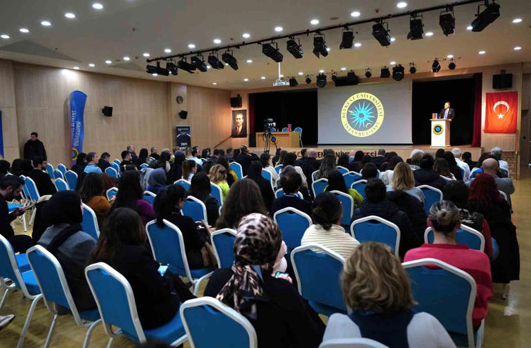 Beylikdüzü Belediye Başkanı Mehmet Murat Çalık Türkiye Göç Konferansı ...