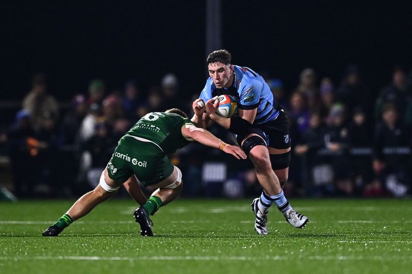 Dragons to sign three Wales internationals and South African fly-half