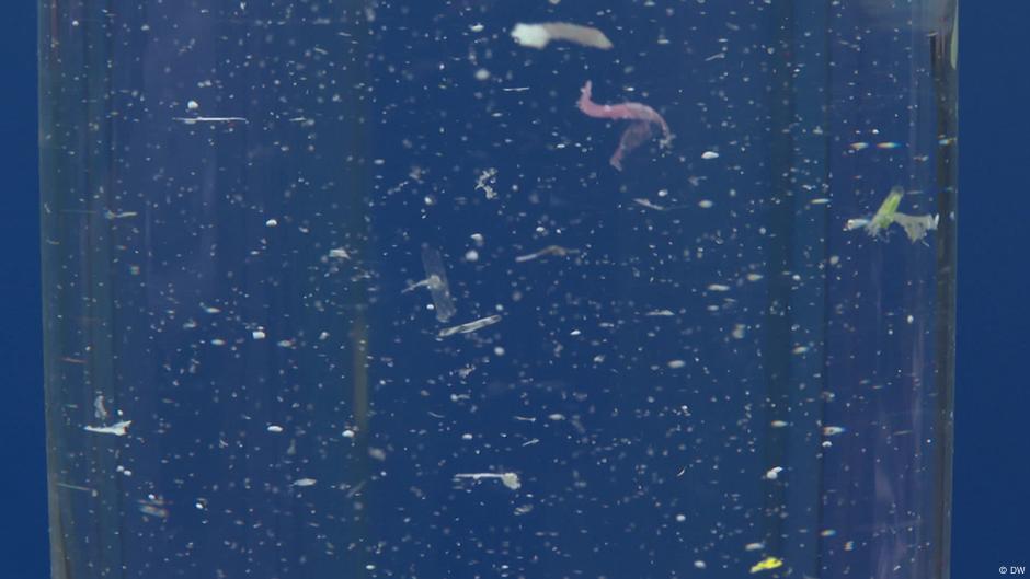 Safer water with a microplastic-removing gel