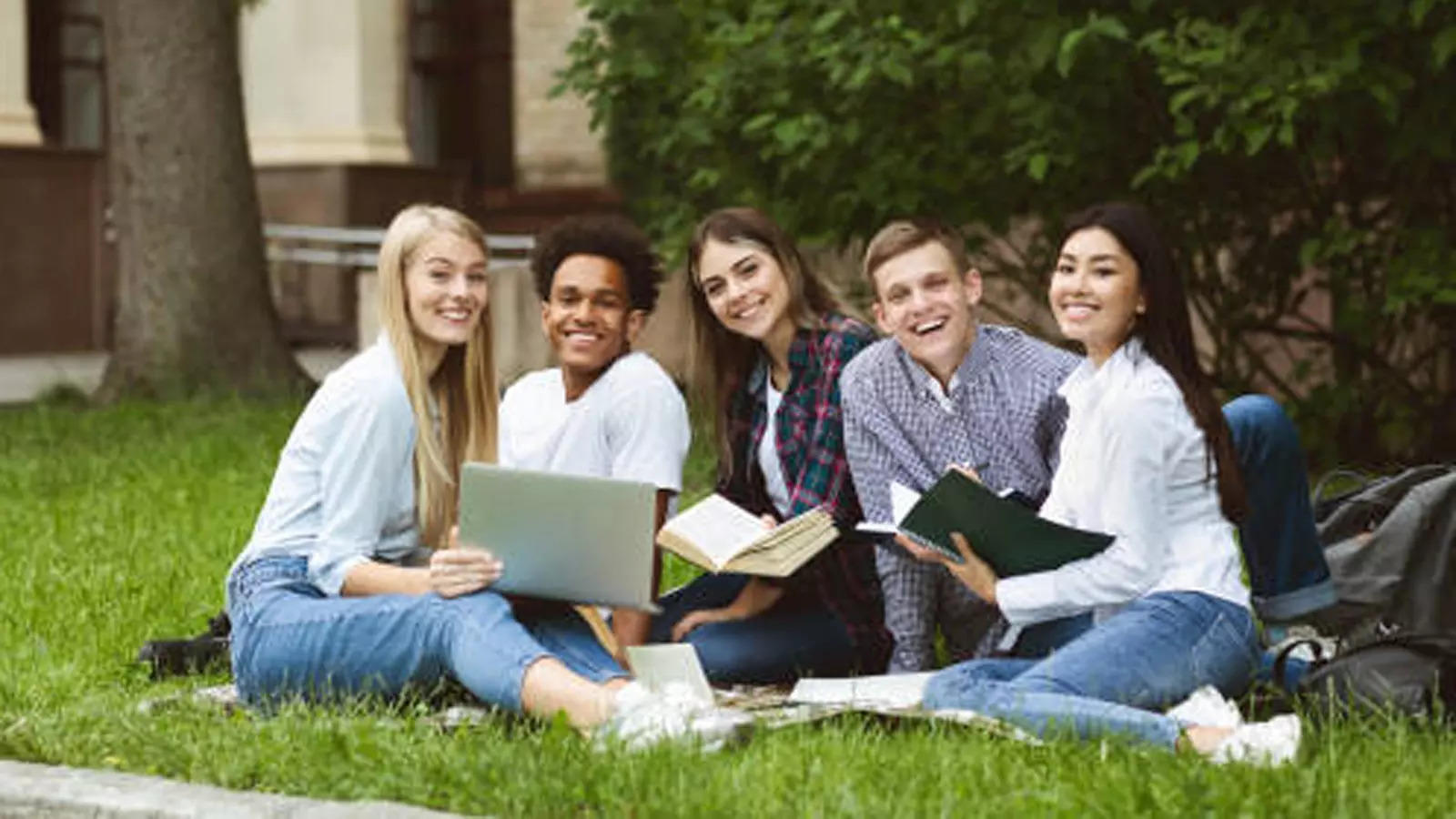 AI in college applications: Caltech, Yale, and Georgia Tech warn ...