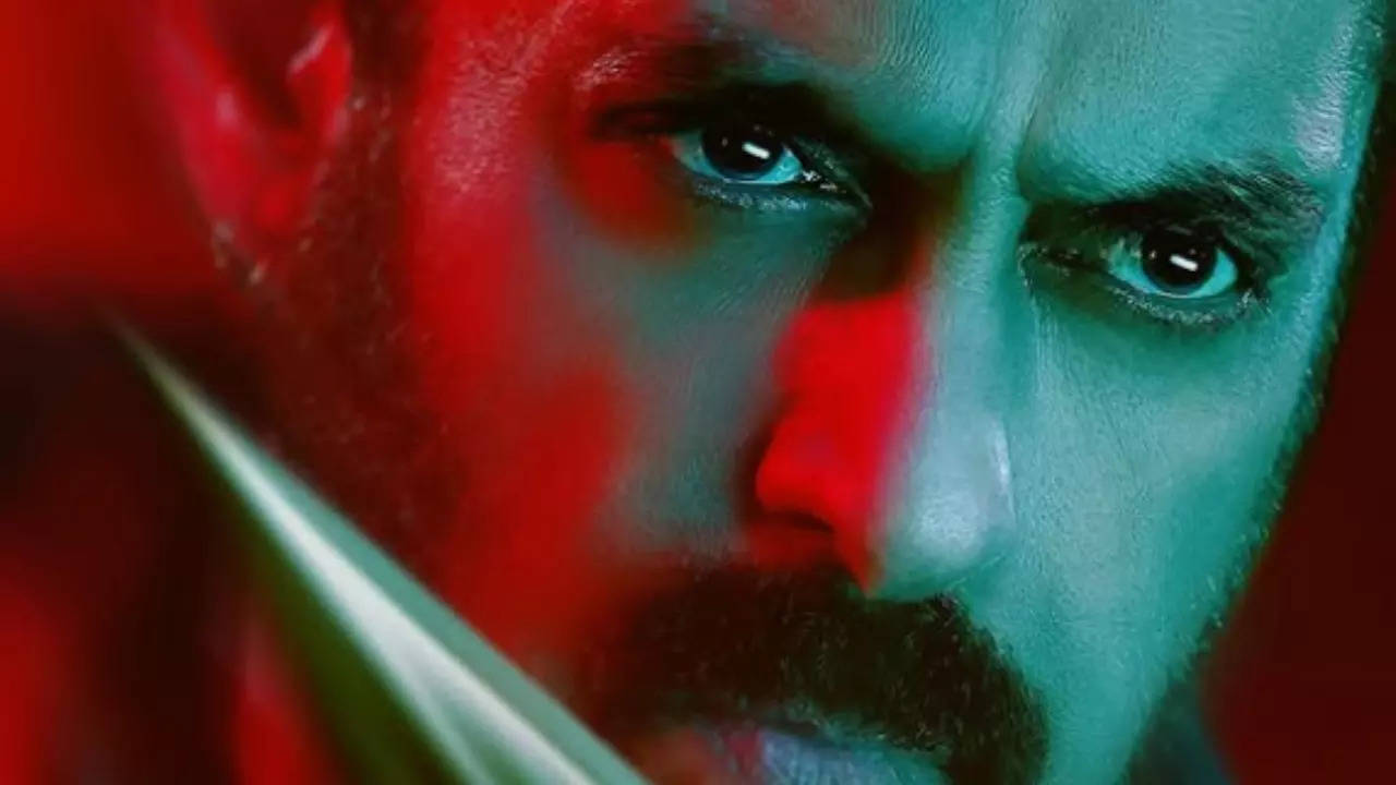 Salman Khan unveils intense new poster of 'Sikandar'; actor's fiery ...