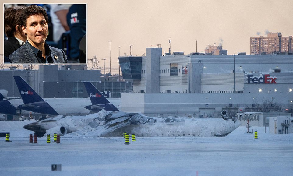 Justin Trudeau slammed for delayed response to Toronto plane crash