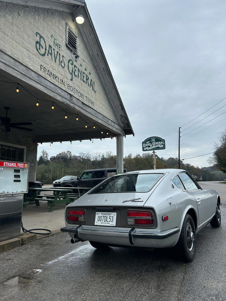 Driving a Vintage Datsun 240Z Is All About Process