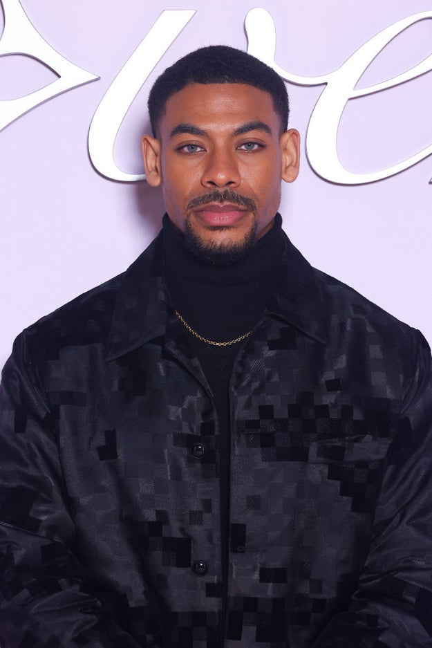 Aaron Pierre Got Rid Of This Defining Facial Feature, And Fans Are ...