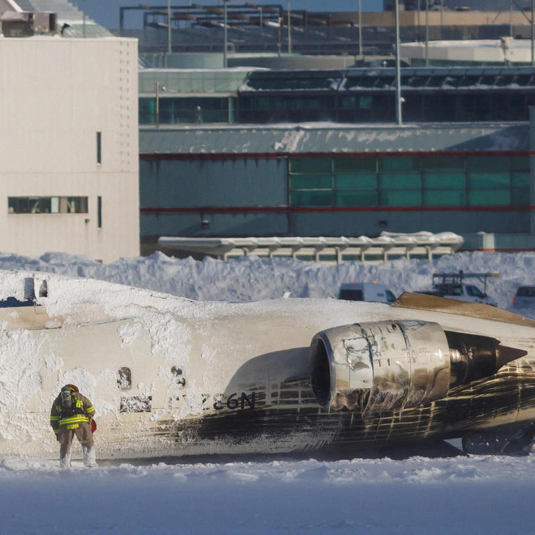 Toronto airport CEO: Crews "mounted a textbook response" to plane crash
