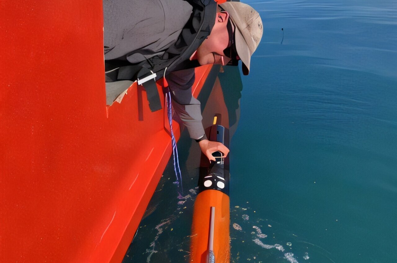 Autonomous robots track plankton in the Arctic Ocean
