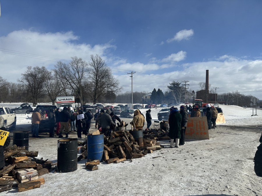 Gov. Hochul threatens deploying National Guard amid prison strikes