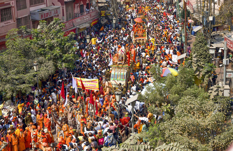 Maha Kumbh: Over 1 crore devotees visited Kashi Vishwanath temple from Feb 1-17