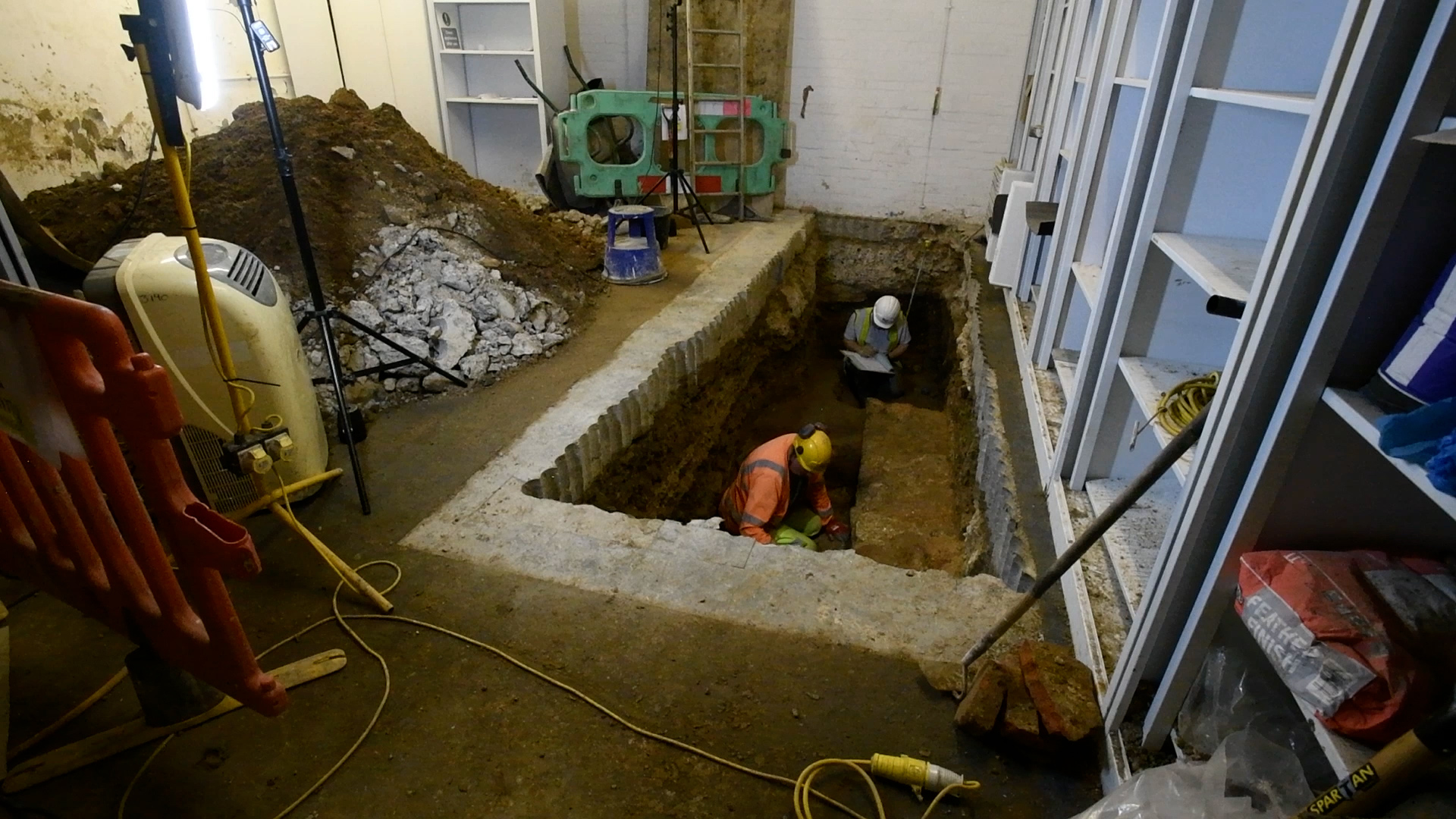 RAW VIDEO: Remains Of London's First Roman Basilica Discovered In City 2/3