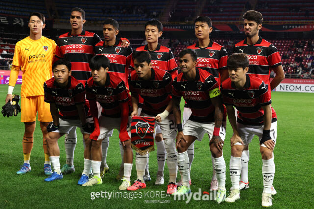 '후반전 4실점' 포항, ACLE 16강 진출 불발…조호르 타룰 탁짐에 2-5 완패