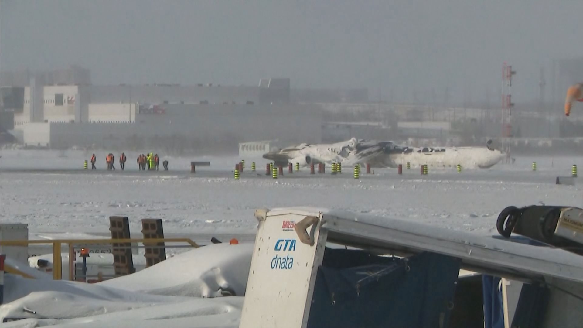 Delta plane from Minneapolis crash lands in Toronto