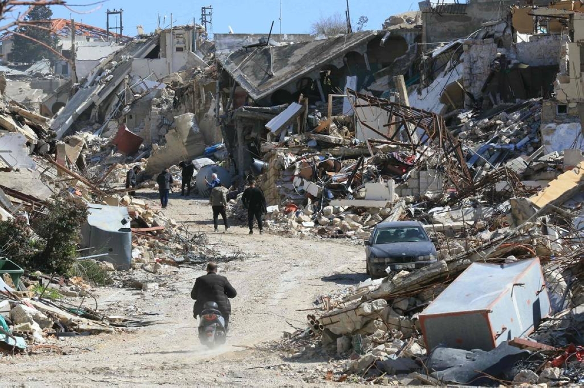 Displaced Lebanese go home after Israeli withdrawal