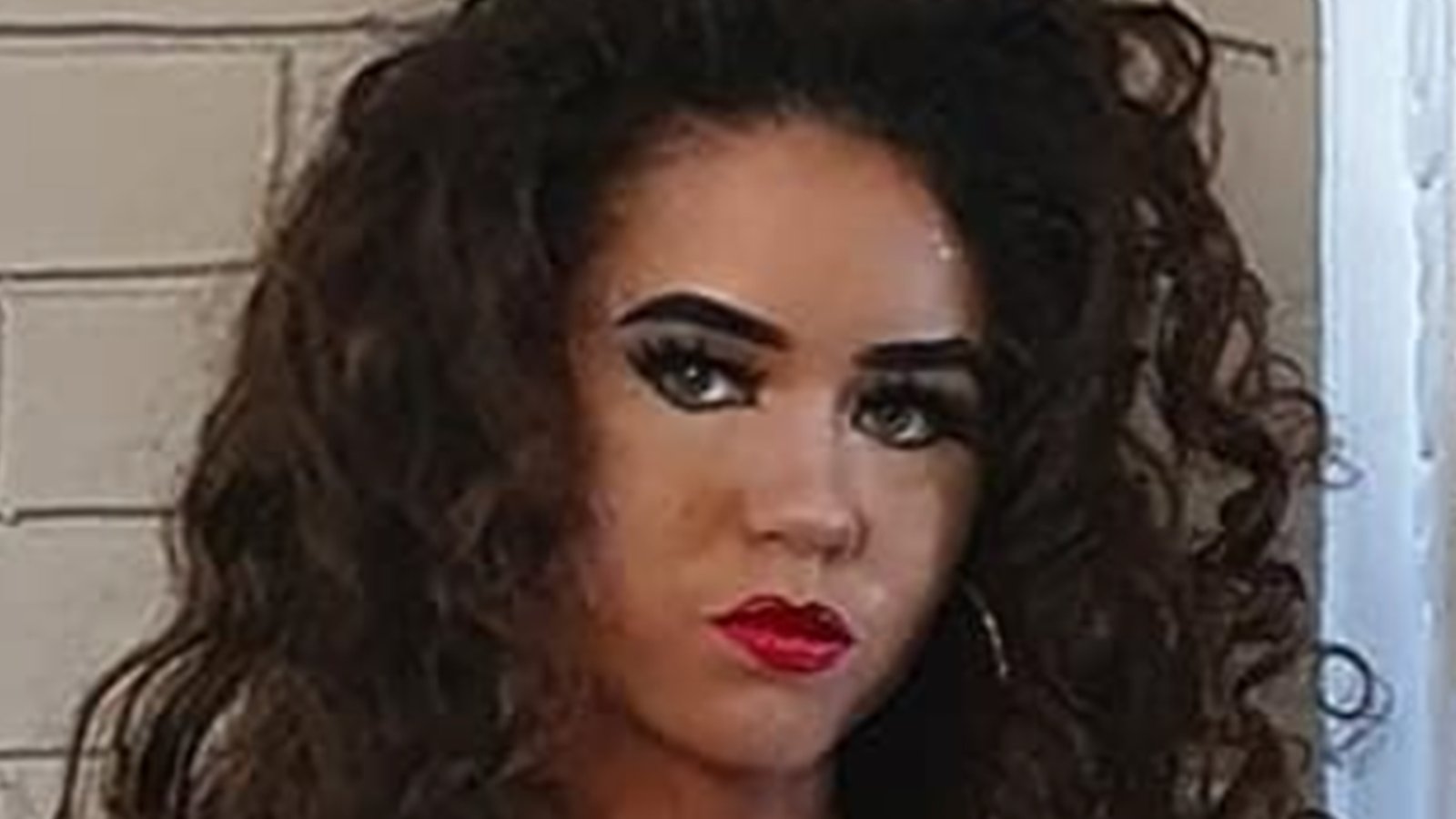 Une femme gagne près de 30 000 $ après une mésaventure dans une cabine ...