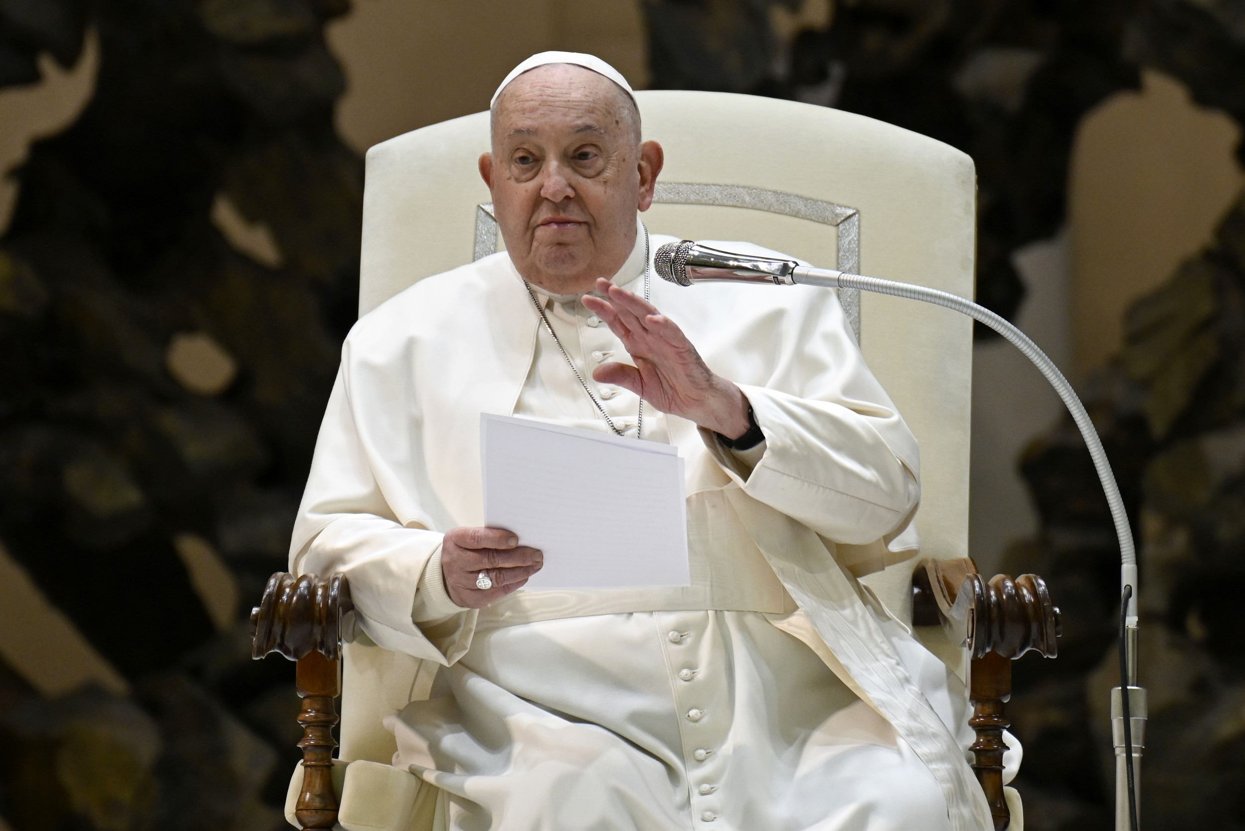 Pope Francis Update: Vatican Says Tests Show New Health Complication