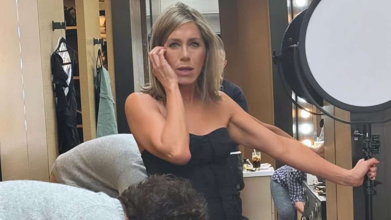 Jennifer Aniston onthult dat ze een gezichtsbehandeling met zalmkuit ...