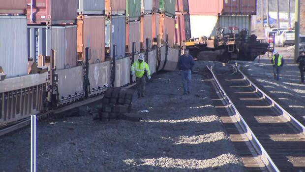 New Jersey freight train derailment disrupts NJ Transit's Raritan ...