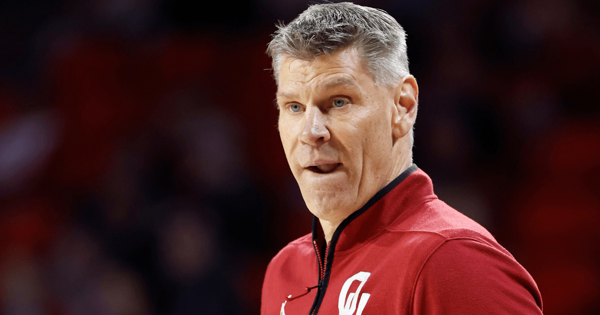 Porter Moser details what went wrong late in loss to LSU