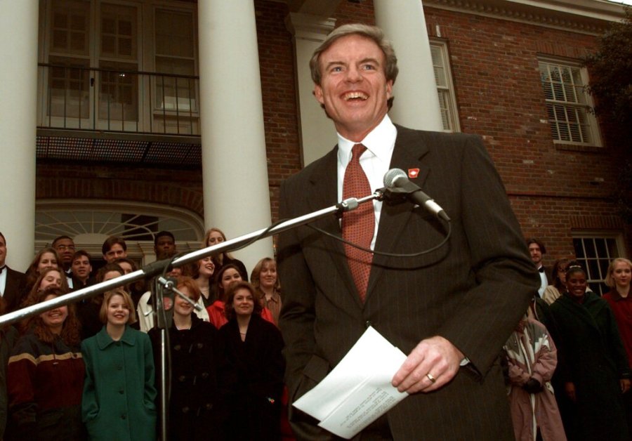 Former Gov. Jim Guy Tucker to lie in state at Arkansas capitol, flags ...