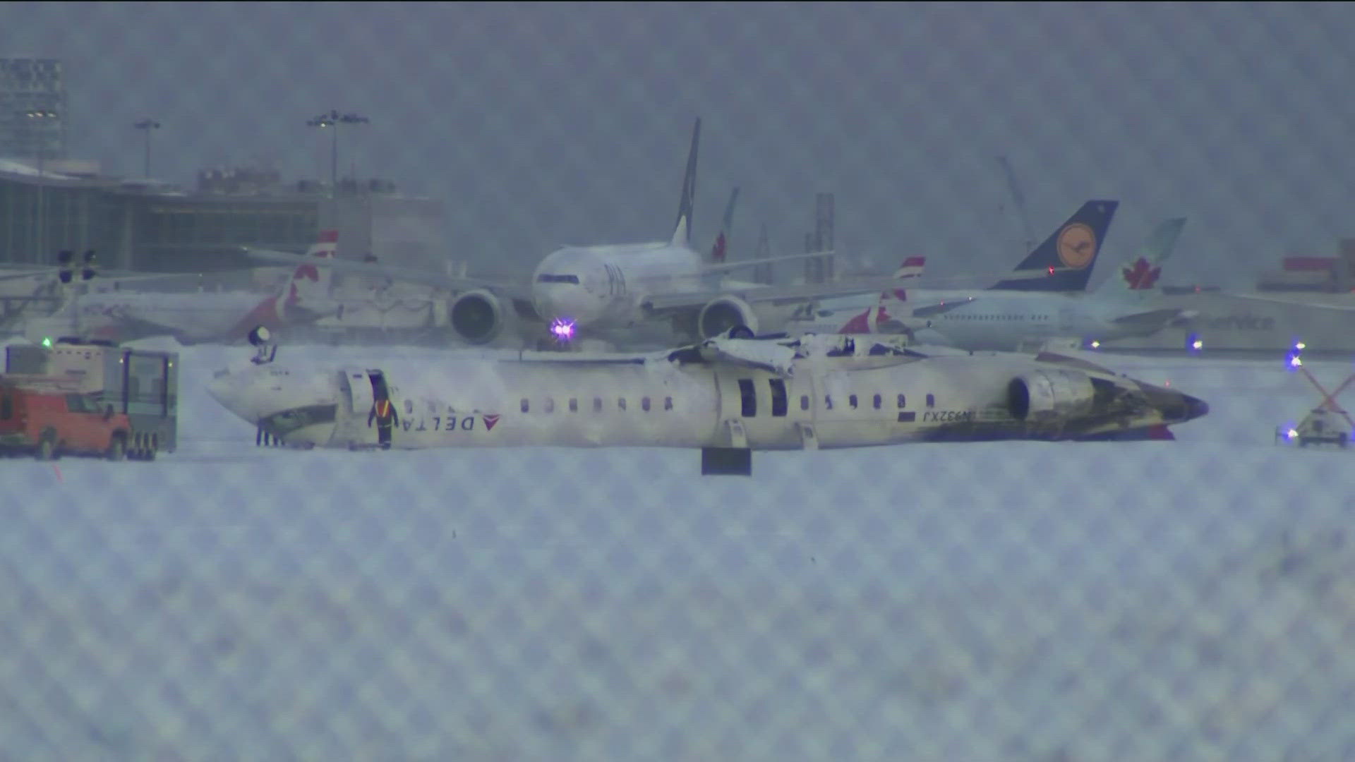 How did everyone aboard Minneapolis flight that crashed in Toronto survive?